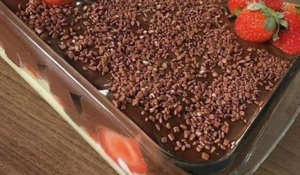 Bombom de morango na travessa - Receitas Maravilhosa