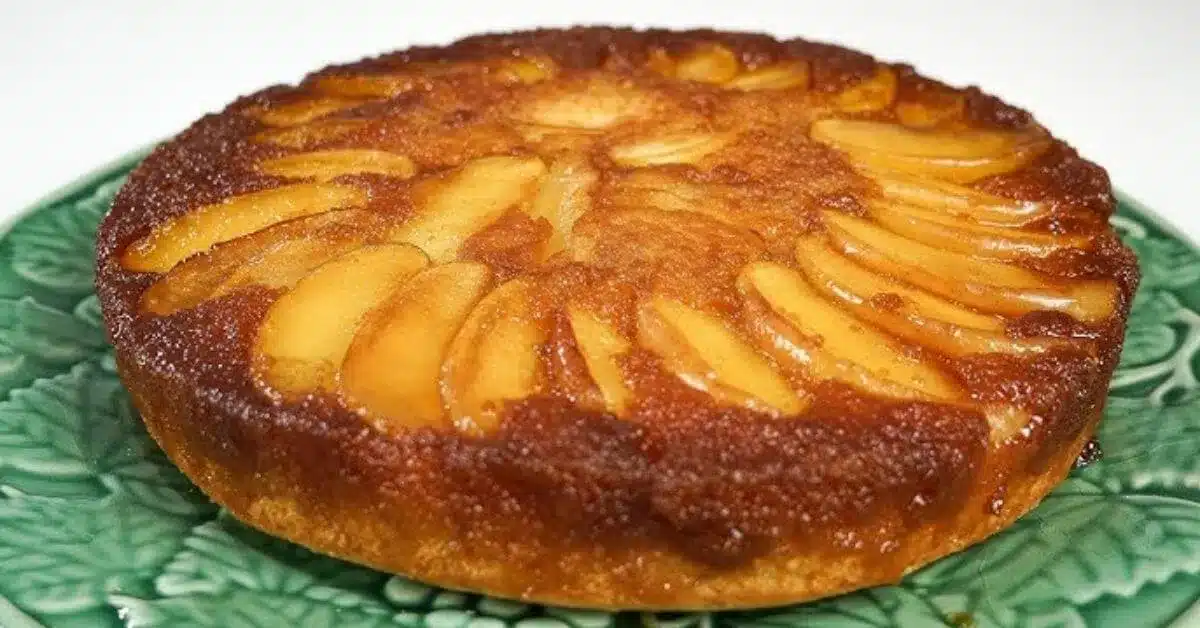 Bolo Invertido de Maçã com Caramelo: Receita Fácil, e Sem Complicações